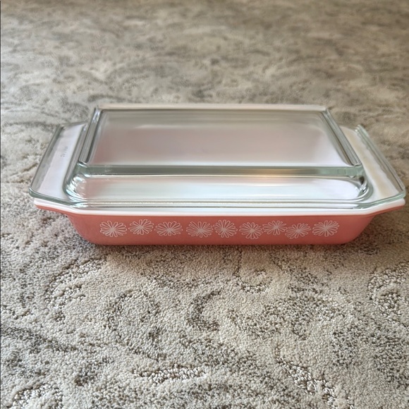 Pyrex | Kitchen | Vintage Pink Daisy Pyrex Glass Casserole Dish With ...